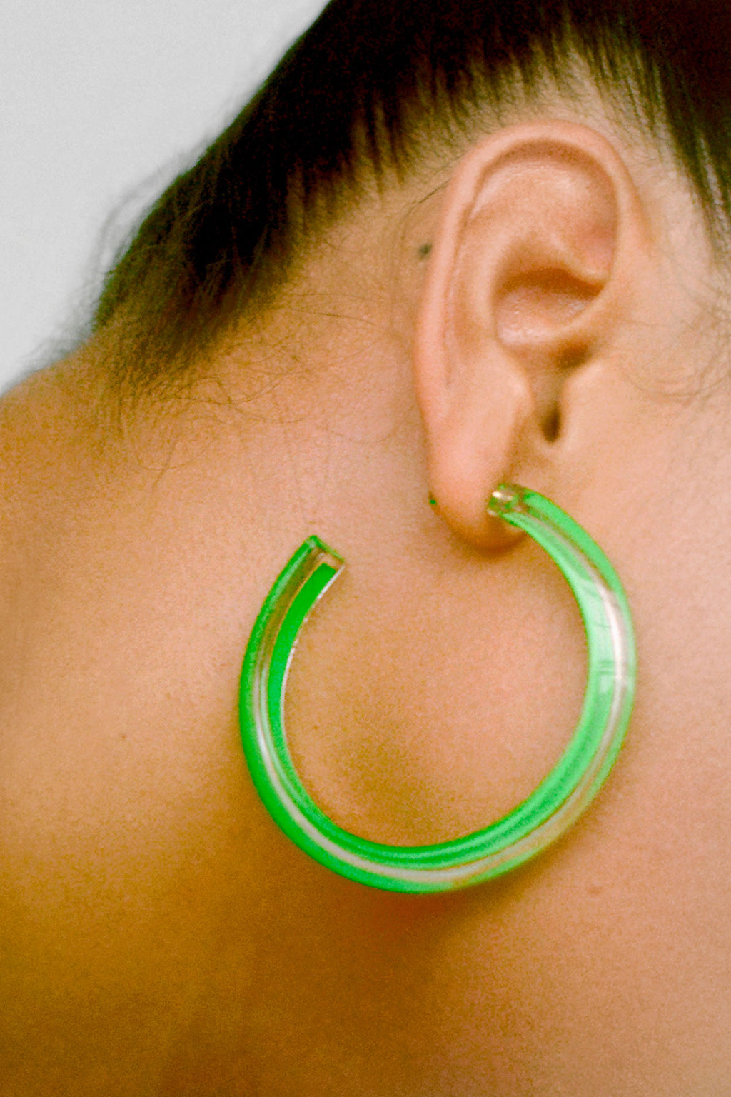 Neon Medium Jelly Hoops Neon Medium Jelly Hoops – Alison Lou